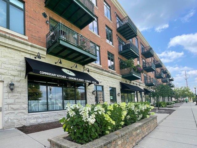 160 S River St Unit 305, Aurora, IL 60506