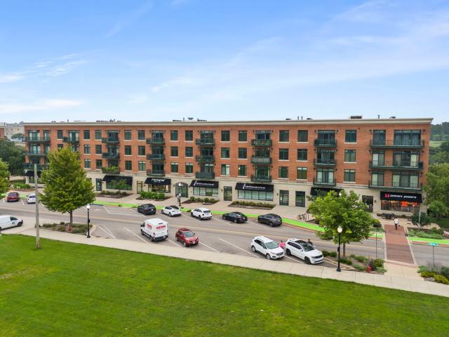 160 S River Street # 215