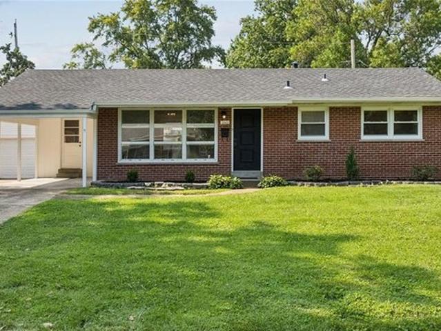 160 Saint Patrick Ln, Florissant, MO 63031