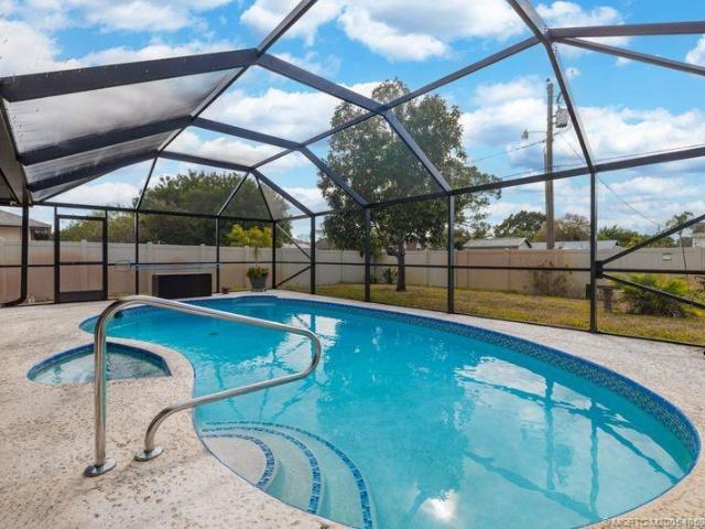 160 SE Duxbury Ave, Port St. Lucie, FL 34983 | MLS #M20054