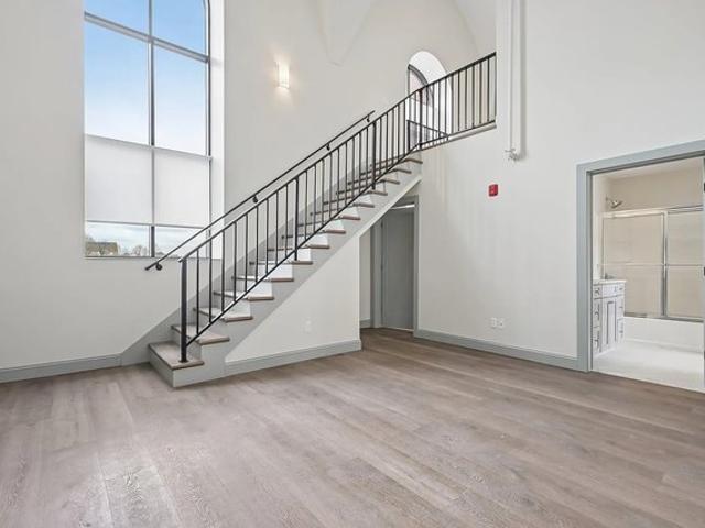 160 Seabury St, Fall River, MA 02720
