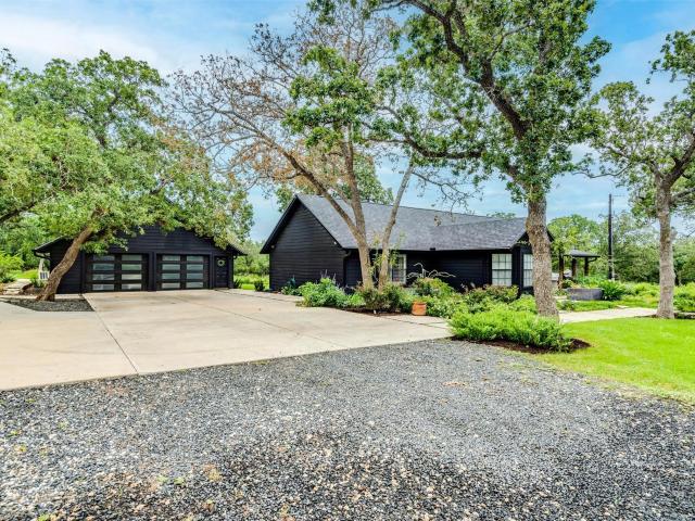 160 Shady Oaks Dr
