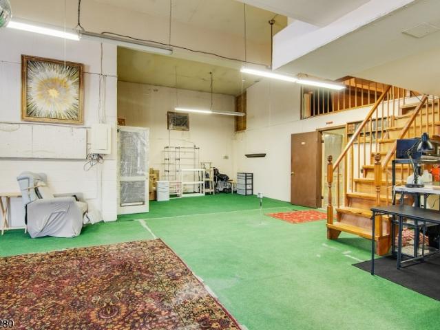 160 Sherman Ave