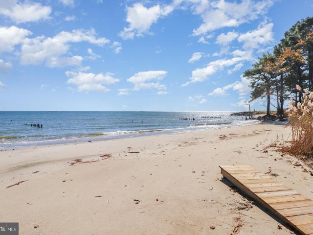 160 Shipwatch Ln, Reedville, VA 22539 | MLS #VANV2001 | Compass