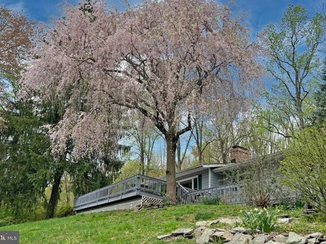 160 Spring Hill Rd, Montgomery Twp, NJ 08558