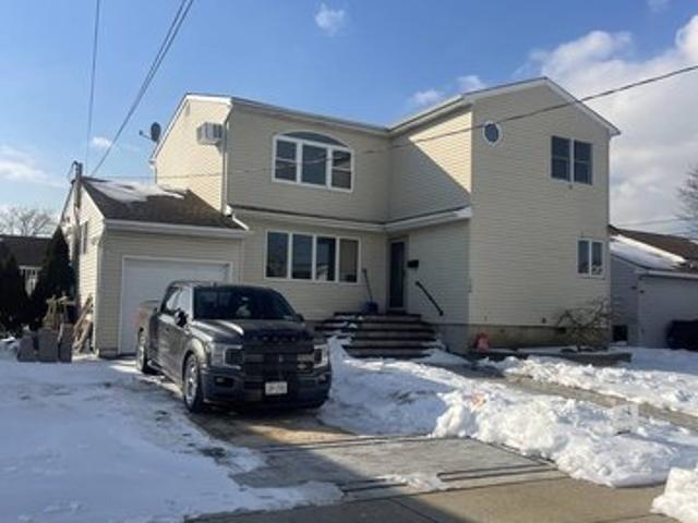 160 St Mark Ave, Freeport, NY 11520