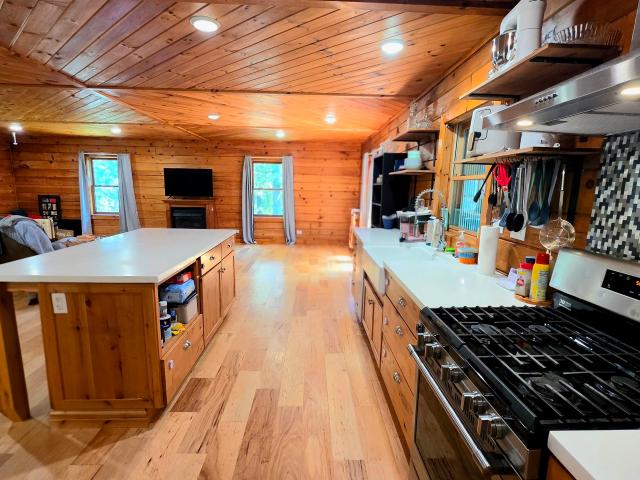 160 poplar dr