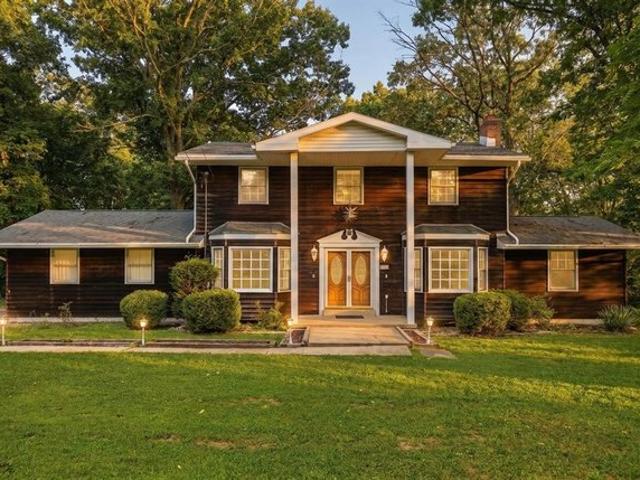 160 Phillips Ln, Leechburg, PA 15656