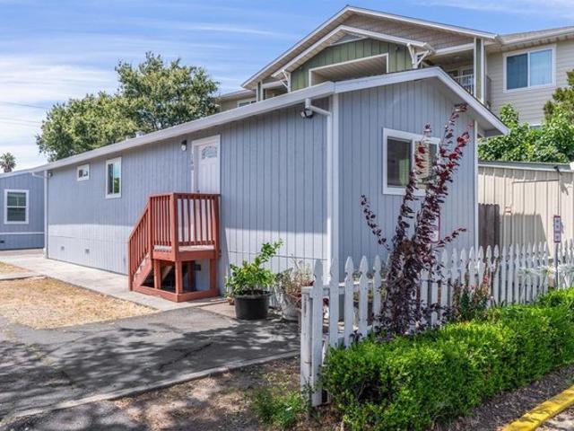 160 Plaza Dr, Santa Rosa, CA 95407