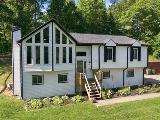 160 Puck Ln, Thomasville, NC 27360