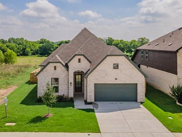 160 Rockin River Dr, Fort Worth, TX 76120