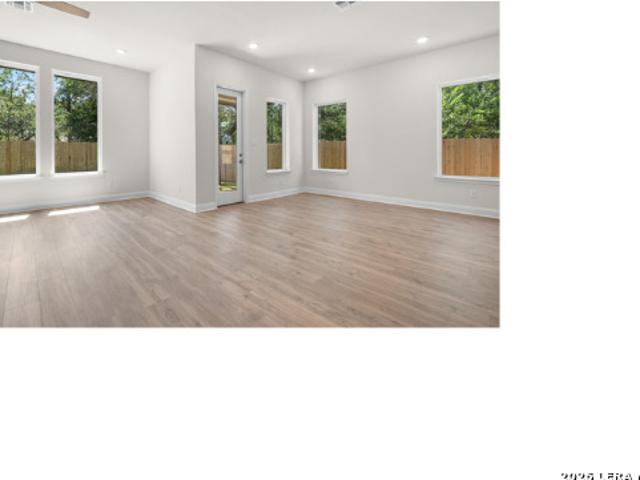 160 Rosanna Ridge