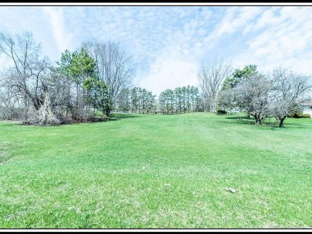 160 Riverview Dr, Manawa, WI 54949