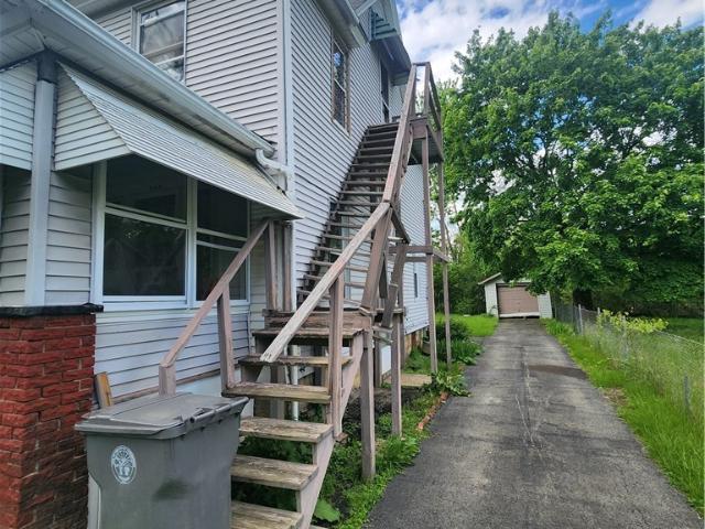 160 W Laclede Avenue