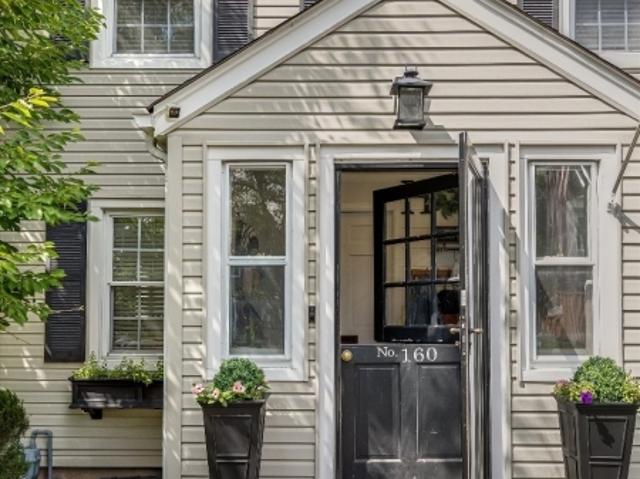 160 Woodland Ave