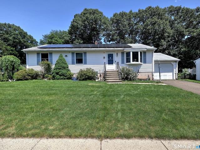 160 Tanglewood Dr, Hamden, CT 06518