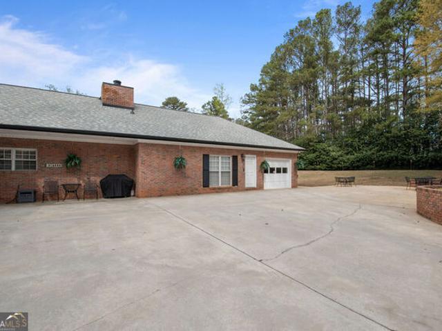 160 Victoria Drive