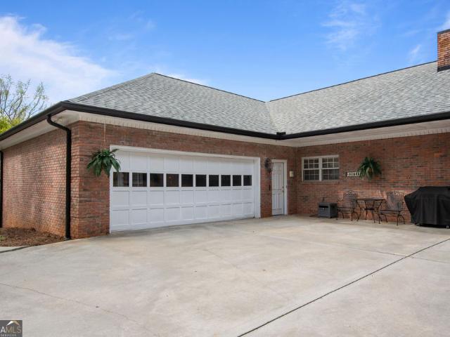 160 Victoria Drive