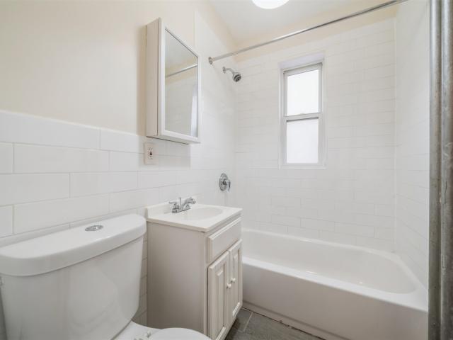 160 Vroom St # 36