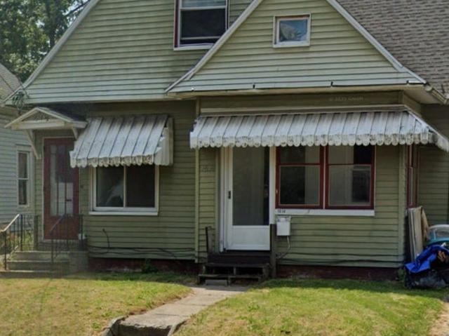 1614 Oak St._UPPER
