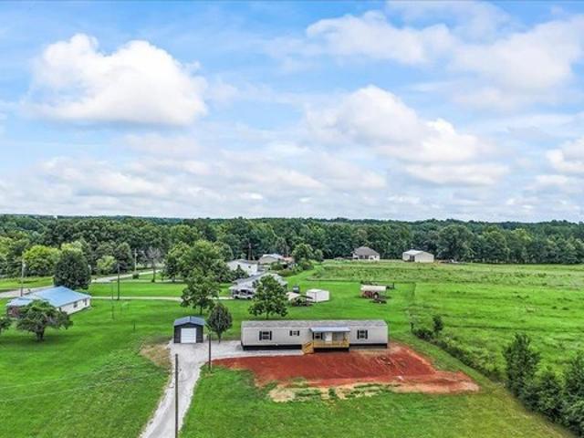 1614 Bumper Rd, Leighton, AL 35646