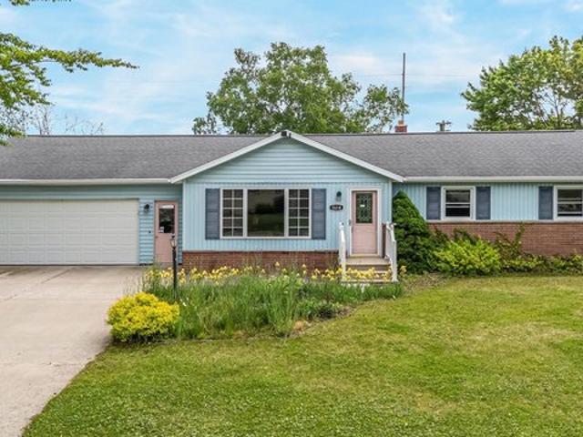 1614 Dawn St, Algoma, WI 54201