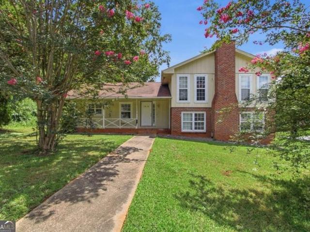1614 Devon Ct, Stone Mountain, GA 30088
