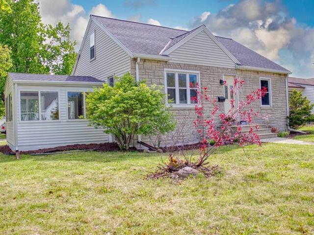 1614 E Mason St, Green Bay, WI 54302