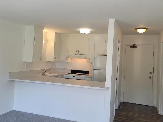 1614 Hudson Street 120