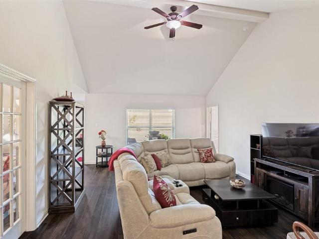 1614 Park Trails Boulevard