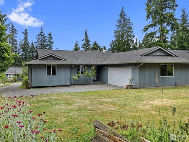 1614 Poplar Ln, Camano Island, WA 98282