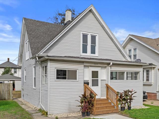 1614 Quincy Ave