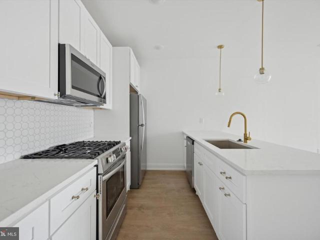 1614 Ridge Avenue # 201