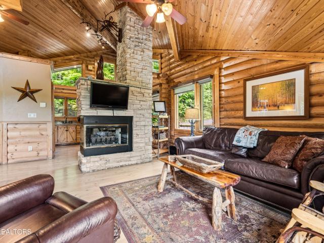 1614 Ridgecrest Drive