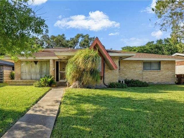 1614 Santa Cecilia Dr, Kingsville, TX 78363