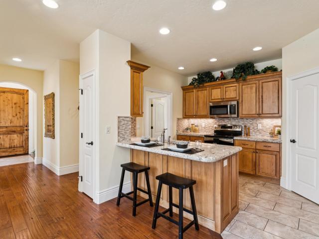 1614 W Par Court