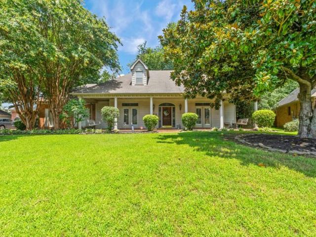 1614 Wood Farms Dr, Memphis, TN 38016