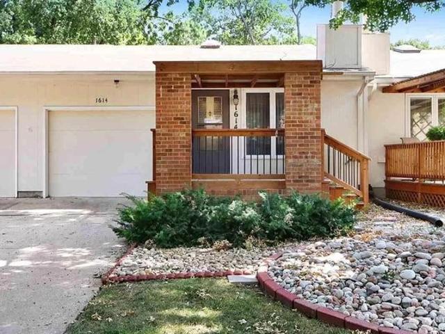 1614 Woodcrest Dr, Manhattan, KS 66502