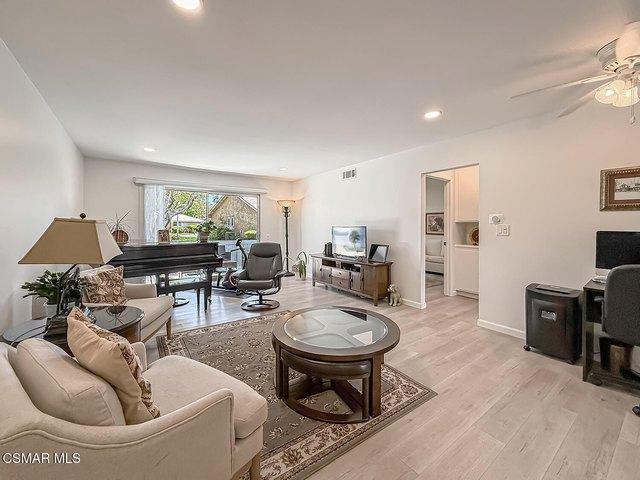 16150 Village 16 Dr, Camarillo, CA 93012