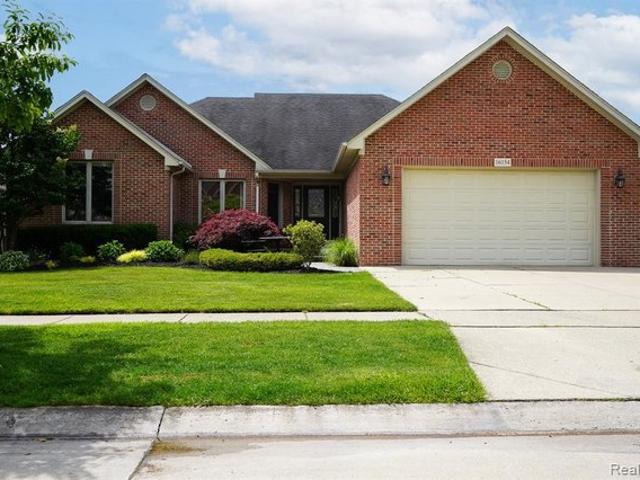 16154 White Water Dr, Macomb Township, MI 48042