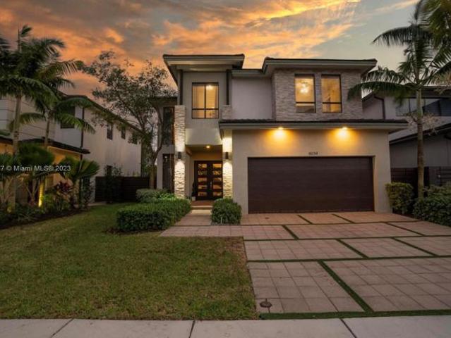 16156 136th Way SW, Miami, FL 33196