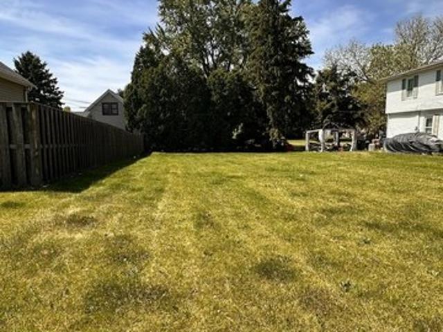 1615 Oak St, Hanover Park, IL 60133