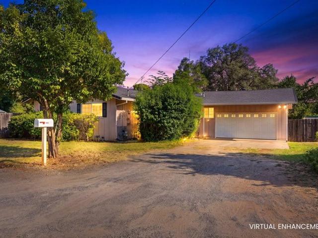 1615 Oakdale Ct, Redding, CA 96002