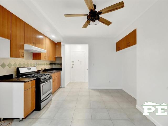 1615 Avenue I # 221