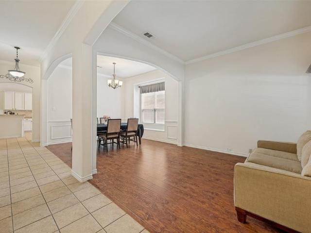 1615 Bur Oak Drive