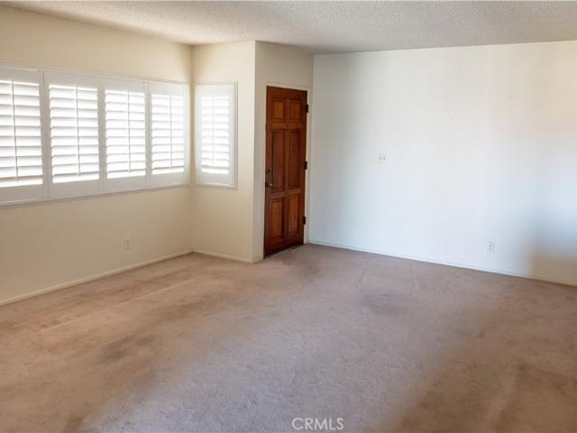 1615 Carlson