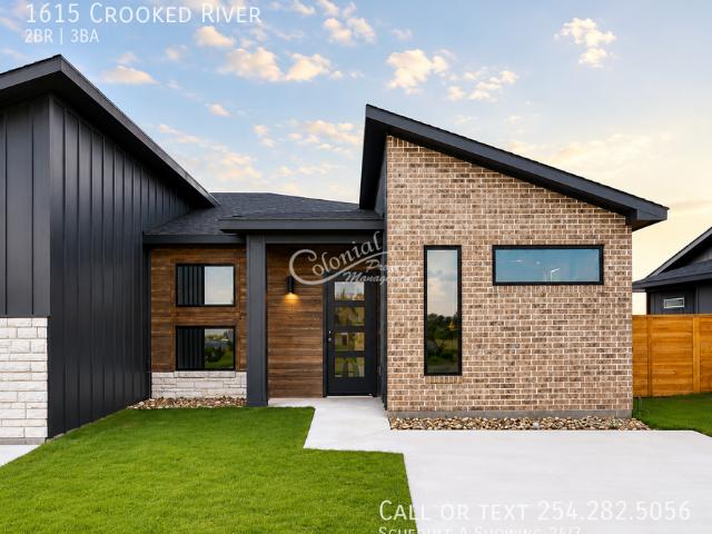 1615 Crooked River, 2 beds, 2 full and 1 half baths