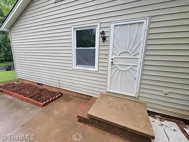 1615 E 10th Street