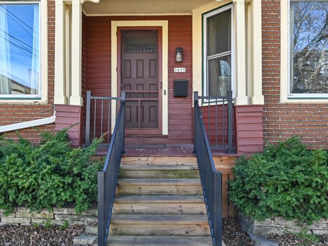 1615 E Kane Pl