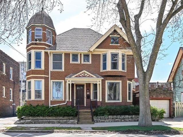 1615 E Kane Pl, Milwaukee, WI 53202